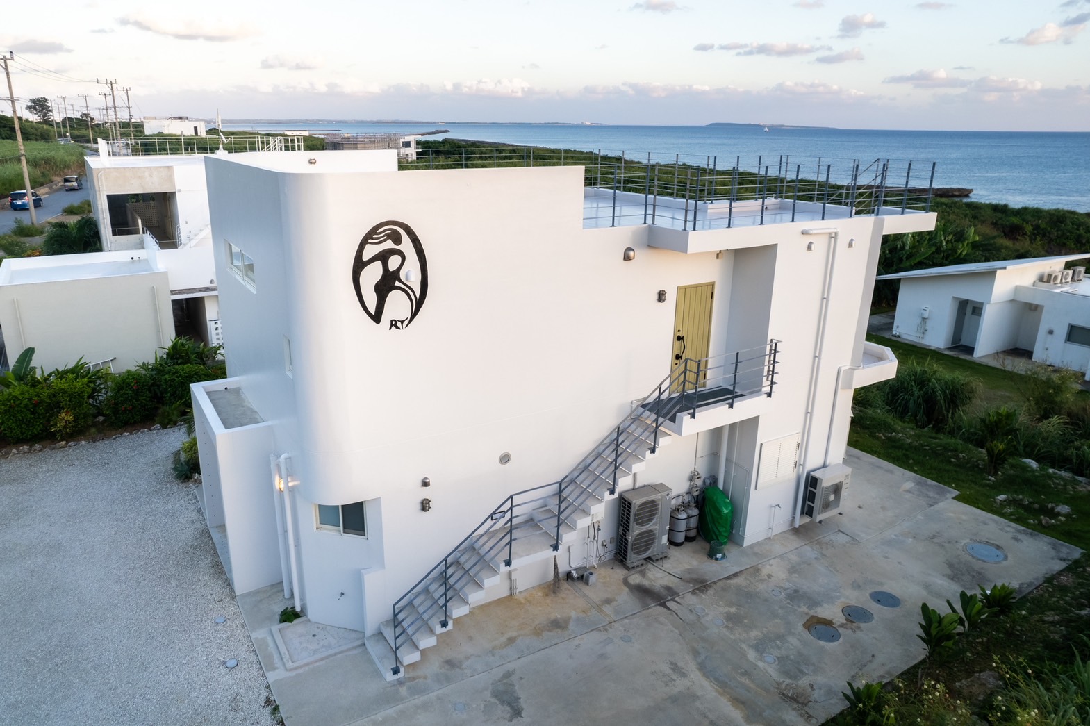 WORKS17 – Cruise Room DESLIE 伊良部島 | 都一級建築設計事務所 – 宮古島の新築一戸建、商業施設、マンション ...